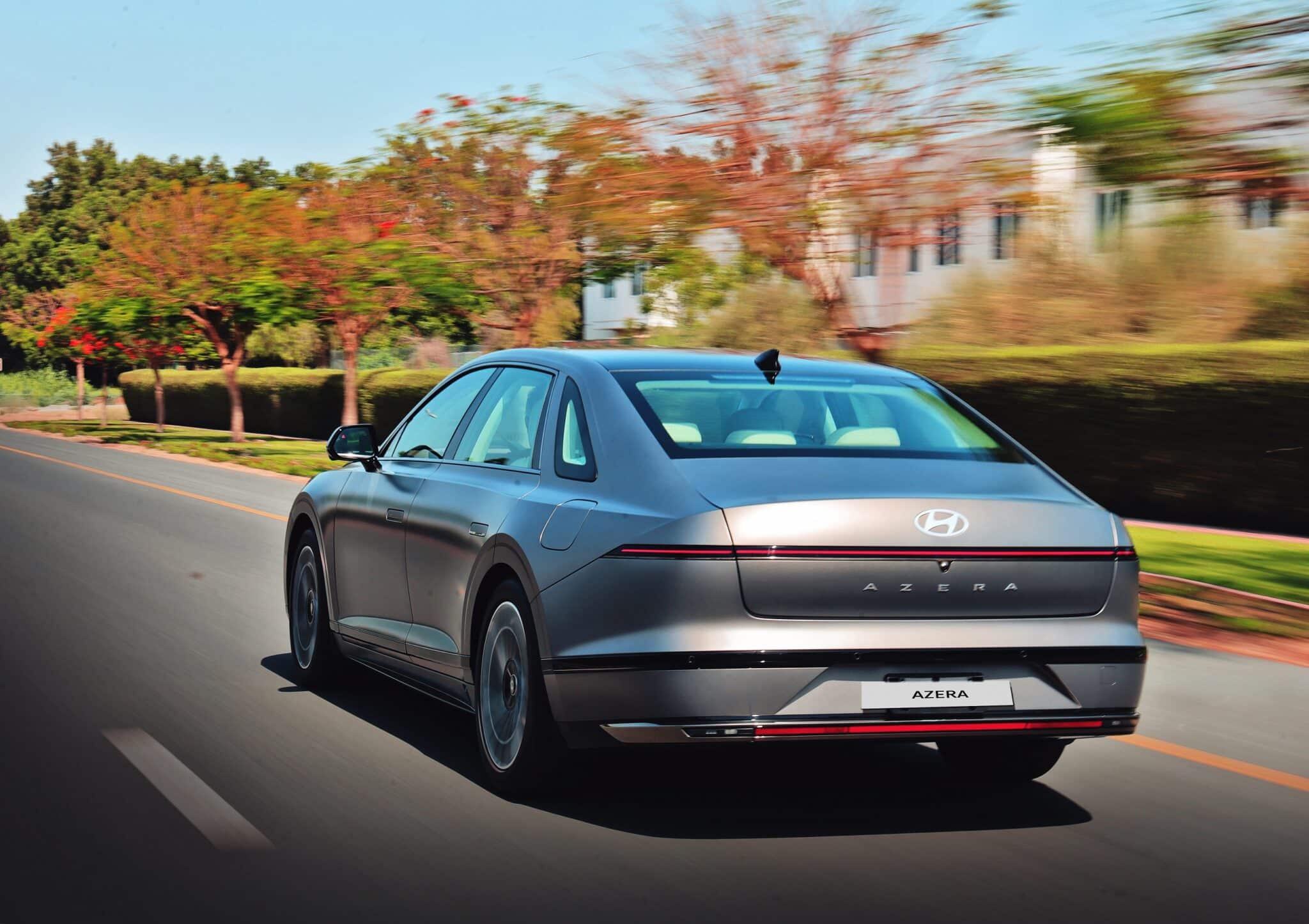 Hyundai Introduces The All-New Azera Flagship Sedan In The Middle East - Hyundai UAE